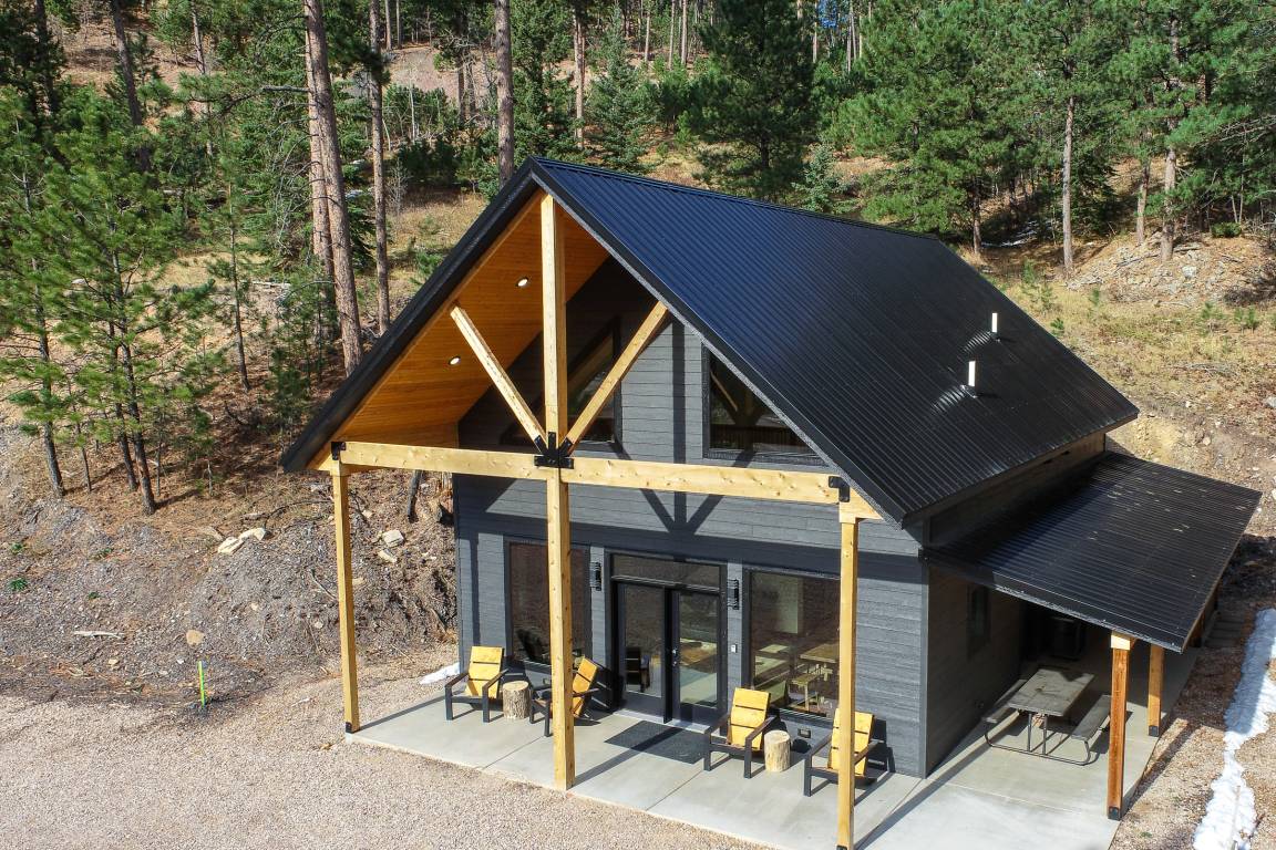 112 M² Cabin ∙ 3 Bedrooms ∙ 9 Guests - Lead, SD
