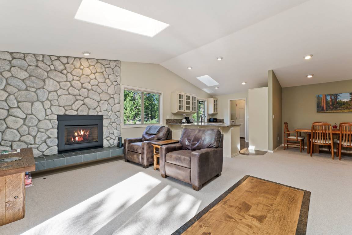 122 M² House ∙ 3 Bedrooms ∙ 6 Guests - Sunriver, OR