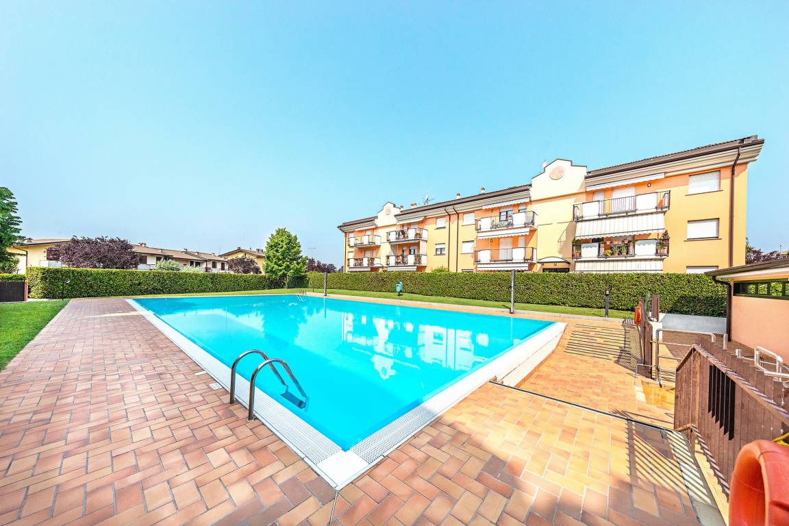 50 M² Apartamento ∙ 1 Habitación ∙ 4 Huéspedes - Sirmione