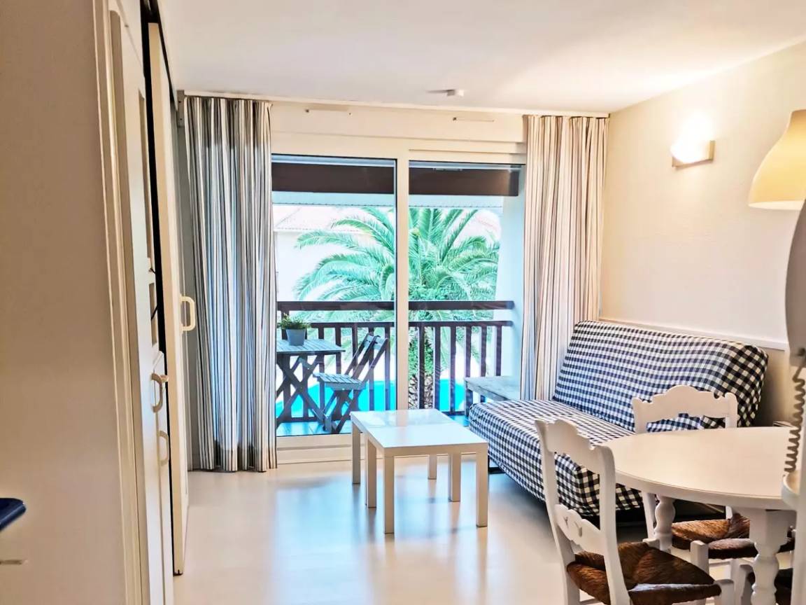 37 M² Apartment ∙ 1 Bedroom ∙ 4 Guests - Messanges