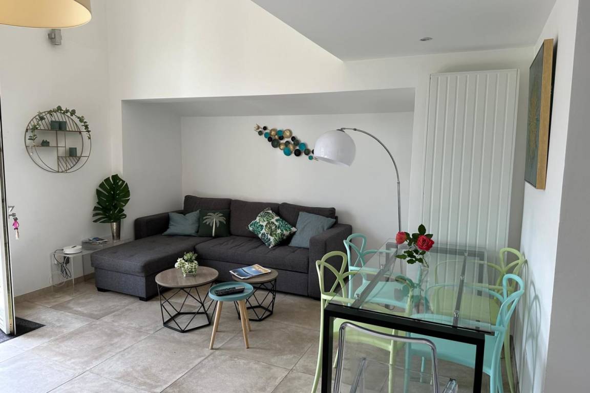 75 M² Ferienhaus ∙ 3 Schlafzimmer ∙ 6 Gäste - Grasse