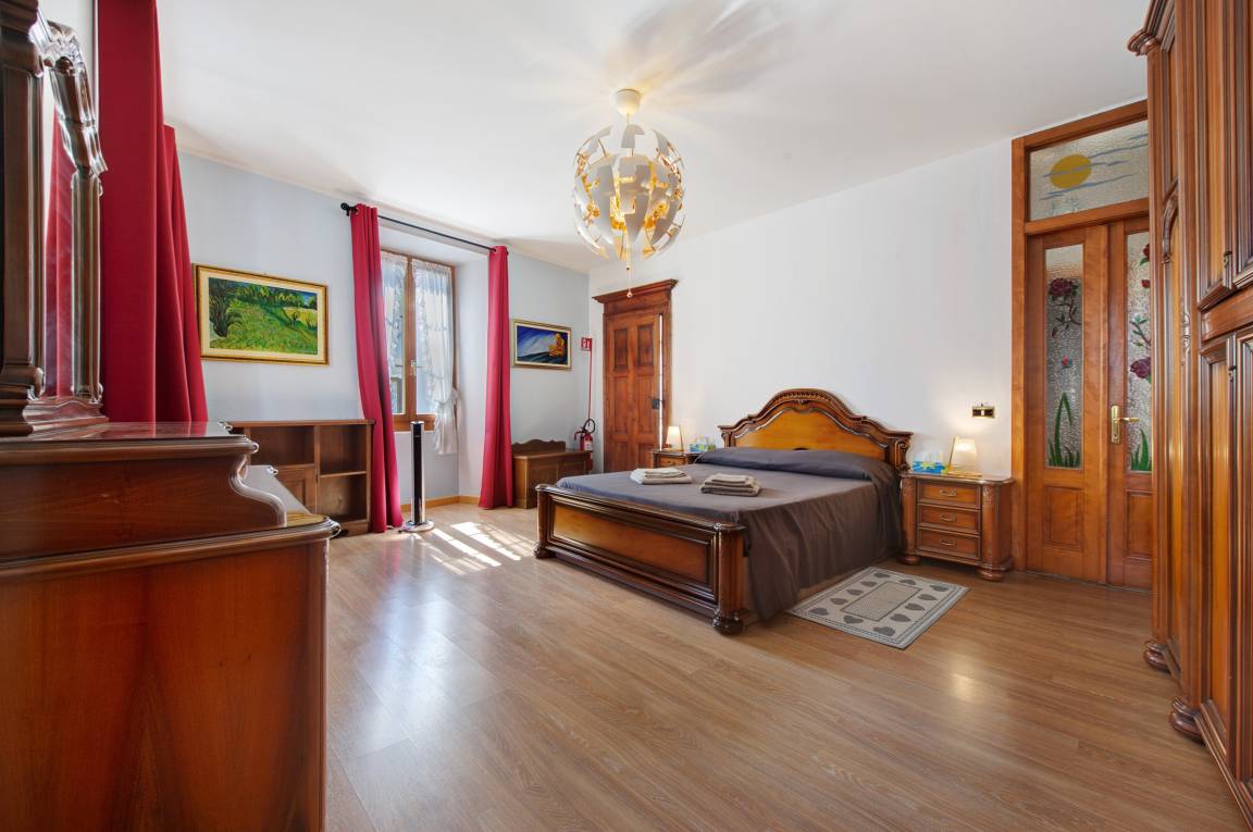 100 M² Apartment ∙ 2 Bedrooms ∙ 4 Guests - Domodossola
