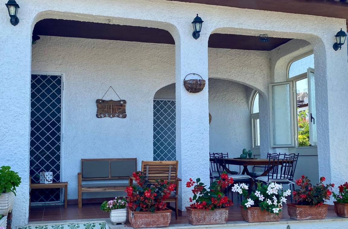 80 M² Huis ∙ 4 Slaapkamers ∙ 8 Gasten - Terracina