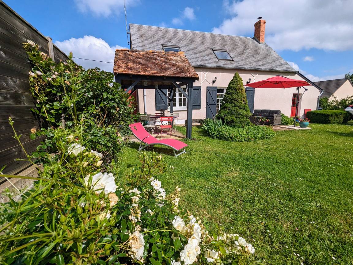 104 M² Cottage ∙ 3 Bedrooms ∙ 6 Guests - Issoudun