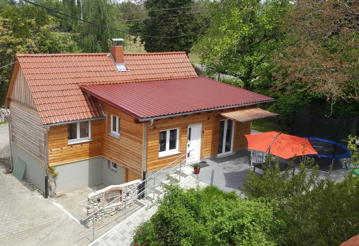 60 M² Ferienhaus ∙ 2 Schlafzimmer ∙ 5 Gäste - Deggenhausertal