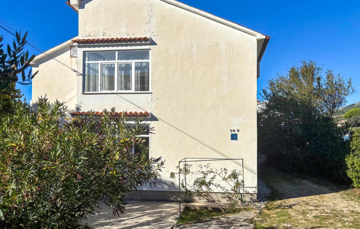 140 M² Apartment ∙ 4 Bedrooms ∙ 8 Guests - Rab