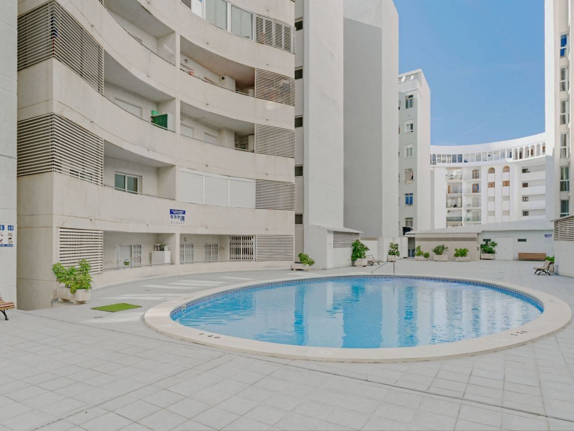 70 M² Apartment ∙ 1 Bedroom ∙ 4 Guests - Calp