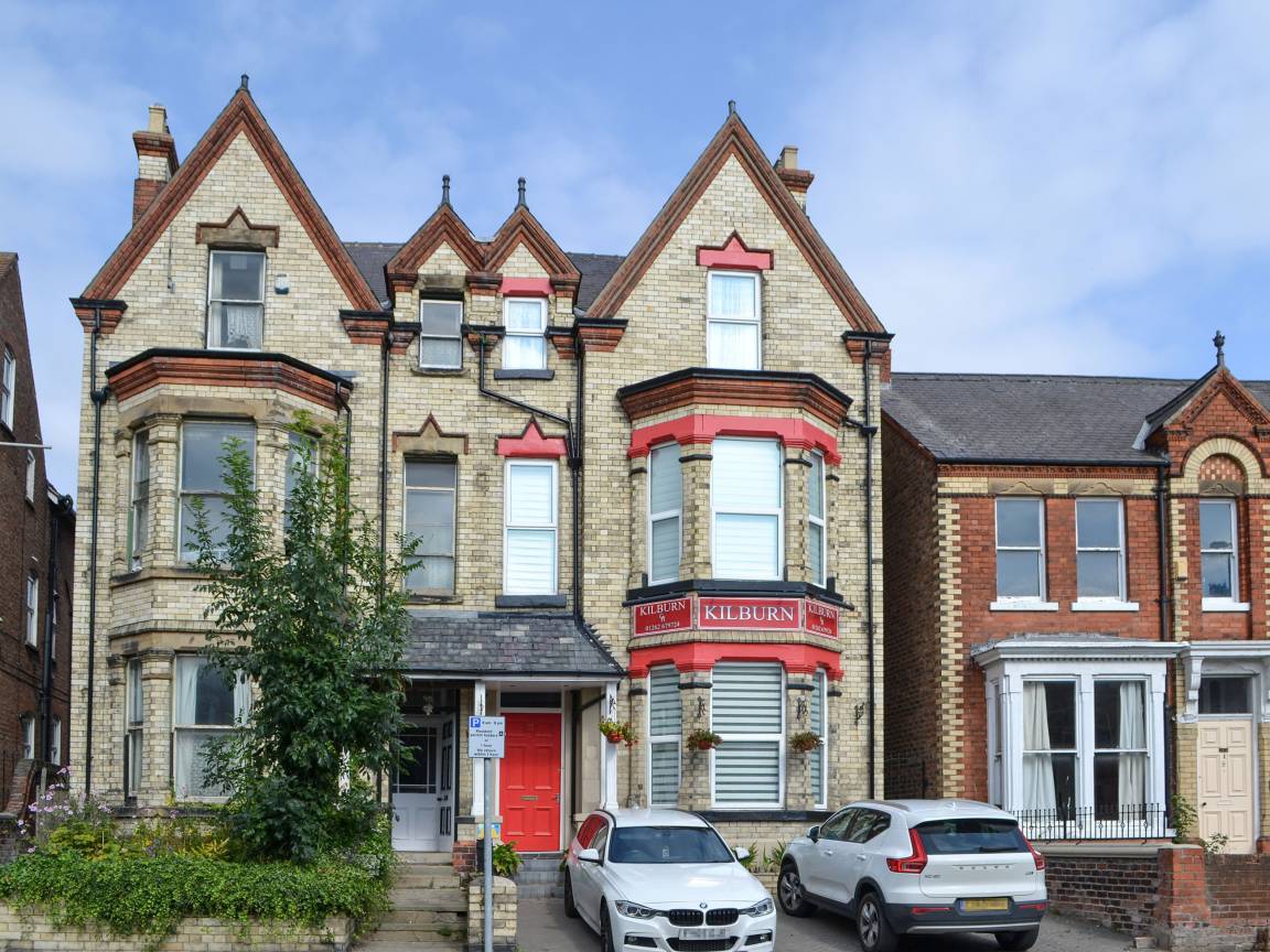 Cottage ∙ 11 Bedrooms ∙ 22 Guests - Yorkshire