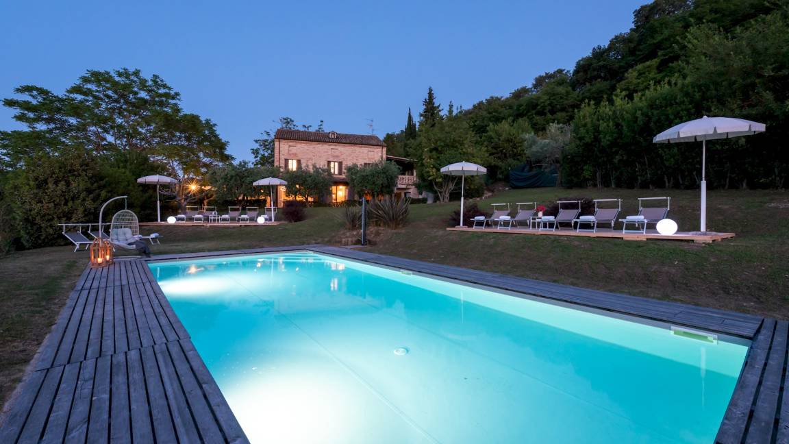 500 M² Villa ∙ 6 Slaapkamers ∙ 12 Gasten - Cupra Marittima