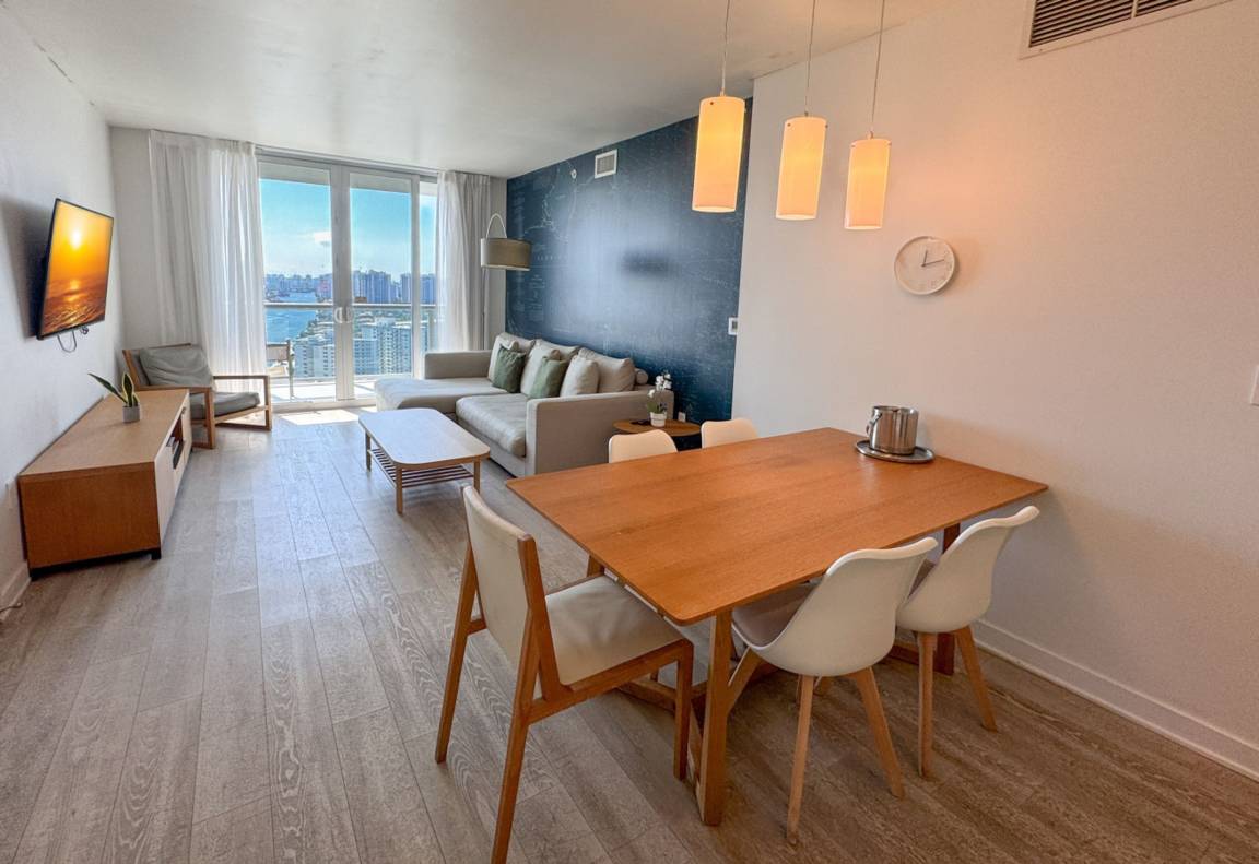 738 M² Apartamento ∙ 1 Habitación ∙ 2 Huéspedes - Hallandale Beach