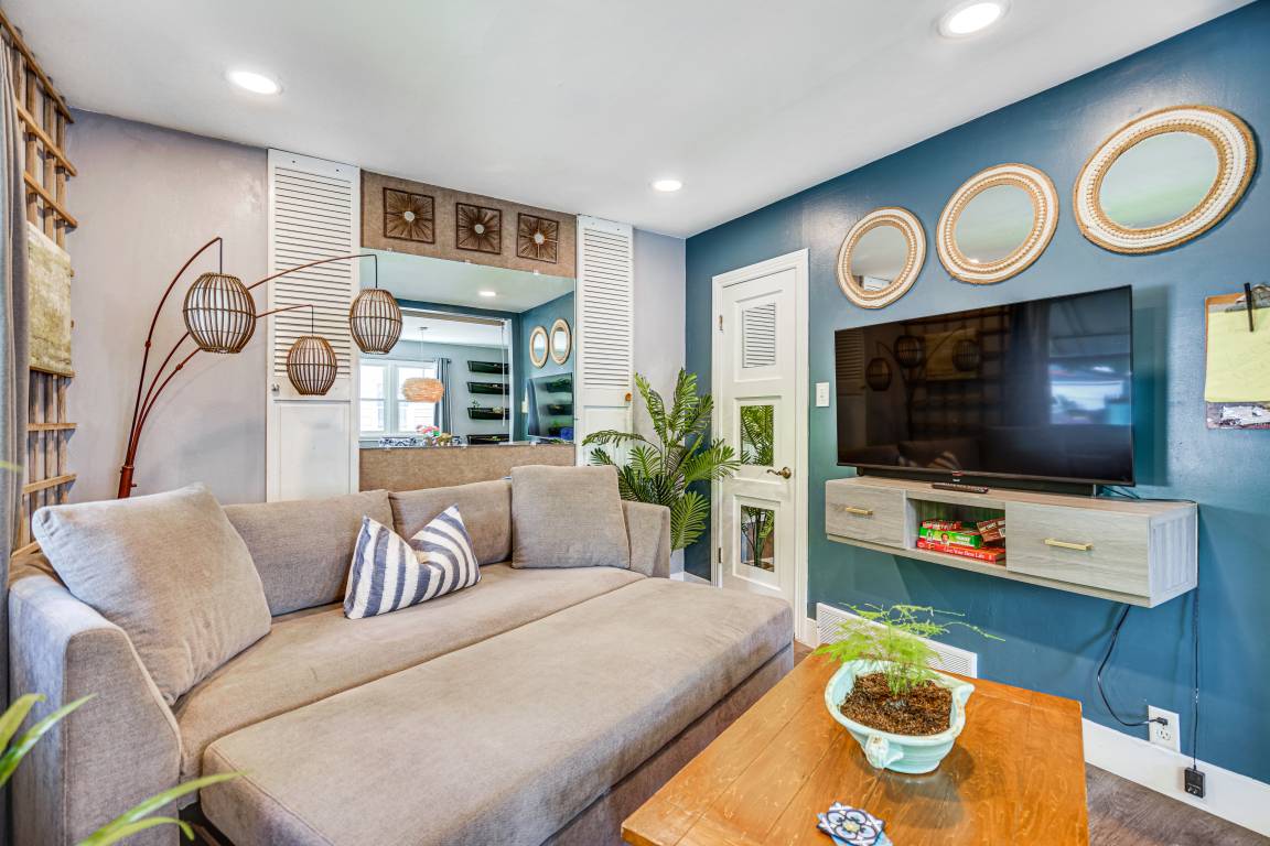 78 M² Apartment ∙ 1 Bedroom ∙ 4 Guests - Tracy Aviary & Botanical Gardens