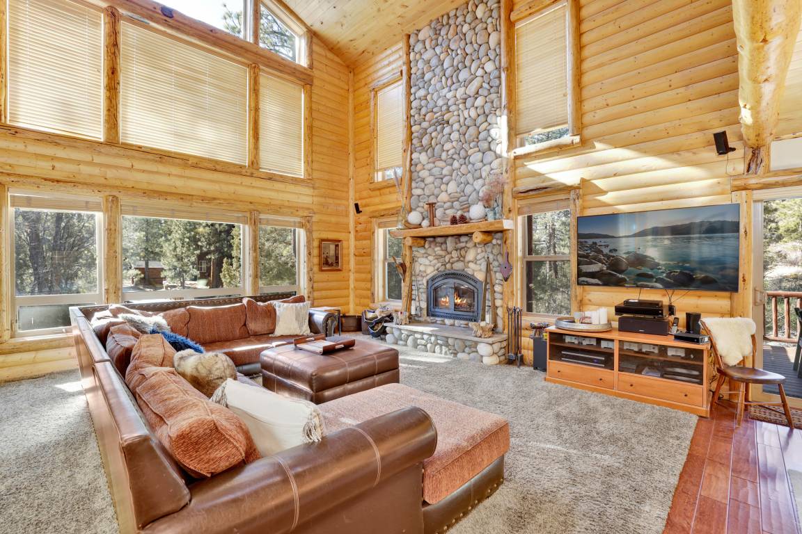 417 M² Cabin ∙ 5 Bedrooms ∙ 16 Guests - Big Bear, CA