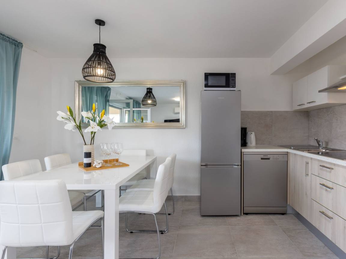 95 M² Ferienwohnung ∙ 3 Schlafzimmer ∙ 6 Gäste - Selce