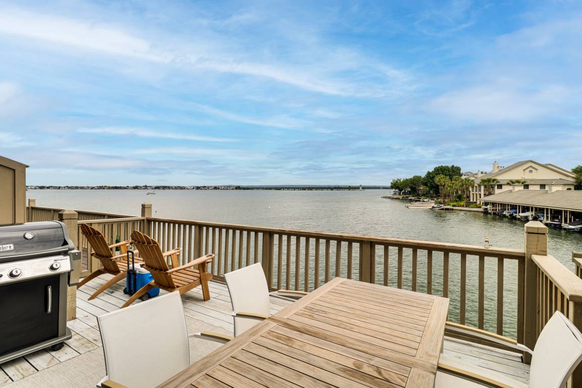 166 M² Apartment ∙ 3 Bedrooms ∙ 8 Guests - Marble Falls, TX