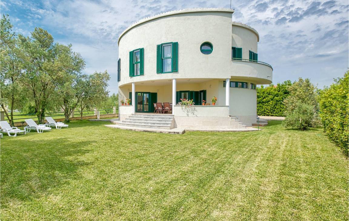 180 M² Huis ∙ 3 Slaapkamers ∙ 6 Gasten - Bibinje