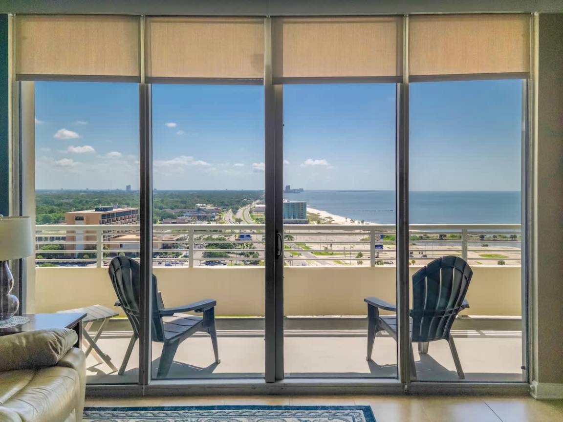 Apartment ∙ 2 Bedrooms ∙ 4 Guests - Biloxi, MS