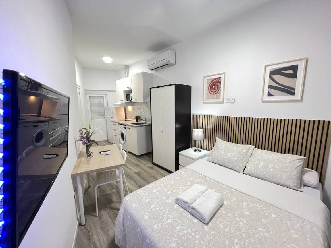 24 M² Apartamento ∙ 2 Huéspedes - Alcobendas