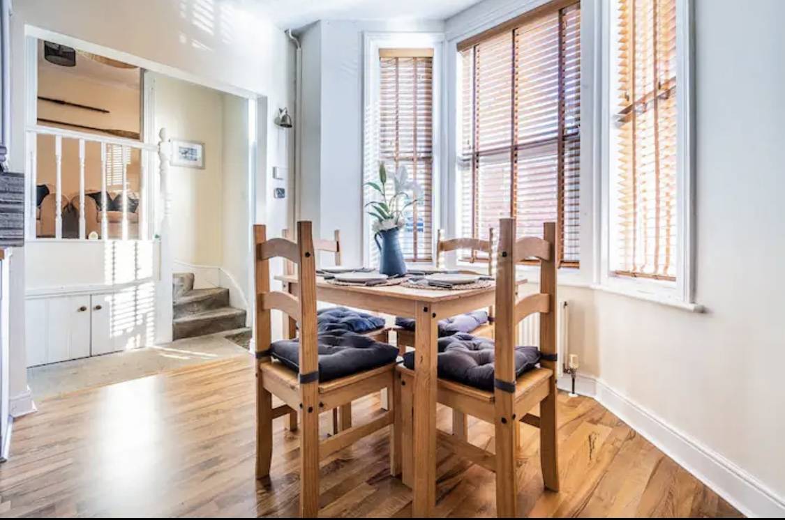 120 M² House ∙ 2 Bedrooms ∙ 4 Guests - Dawlish Warren