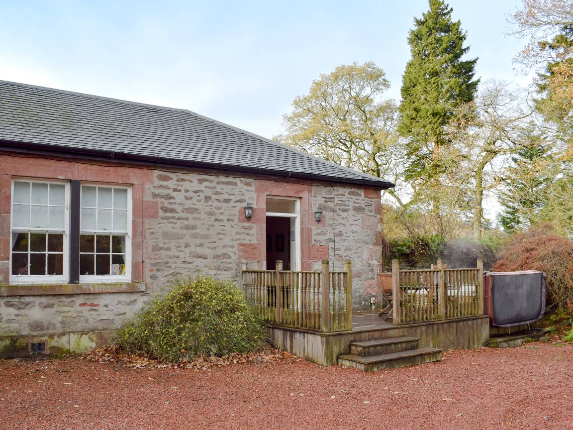 Cottage ∙ 2 Bedrooms ∙ 4 Guests - Loch Lomond