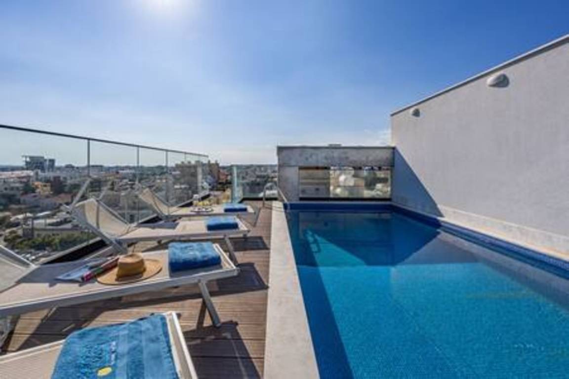 110 M² Ferienwohnung ∙ 3 Schlafzimmer ∙ 8 Gäste - Limassol