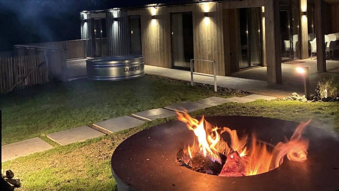 65 M² Ferienwohnung ∙ 2 Schlafzimmer ∙ 4 Gäste - Wiehl