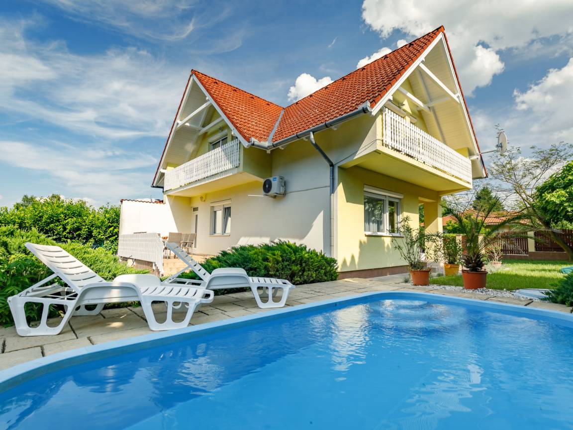 160 M² Ferienhaus ∙ 4 Schlafzimmer ∙ 8 Gäste - Balatonlelle