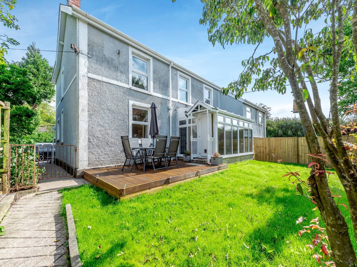 Cottage ∙ 3 Bedrooms ∙ 6 Guests - Laugharne