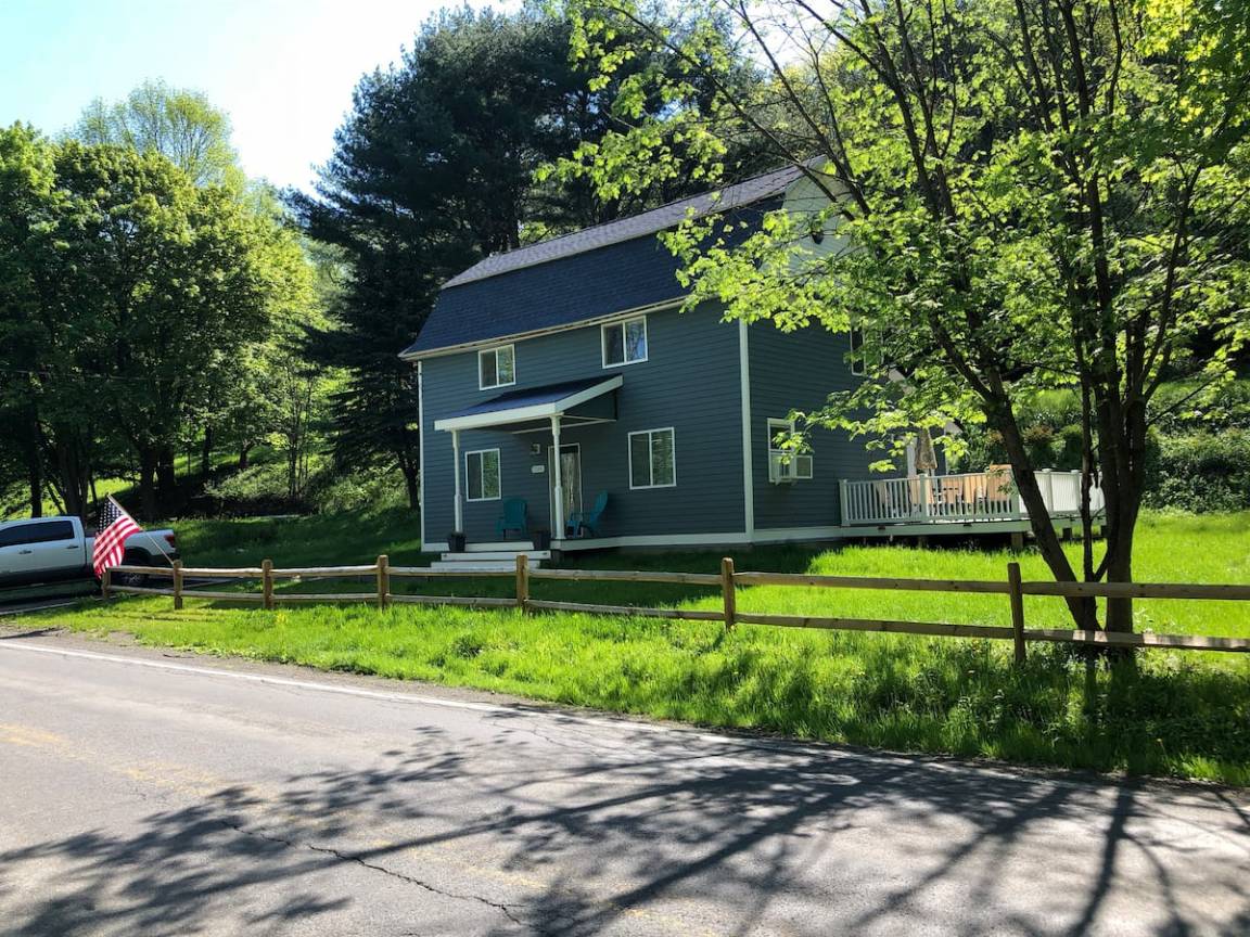 130 M² House ∙ 4 Bedrooms ∙ 16 Guests - Cooperstown, NY