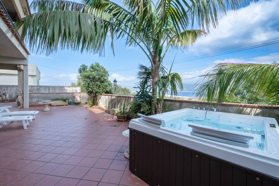 360 M² Villa ∙ 4 Bedrooms ∙ 8 Guests - Messina