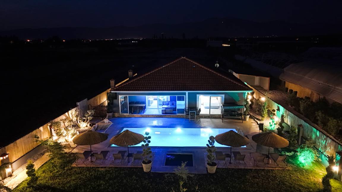 180 M² Villa ∙ 4 Bedrooms ∙ 8 Guests - Dalyan