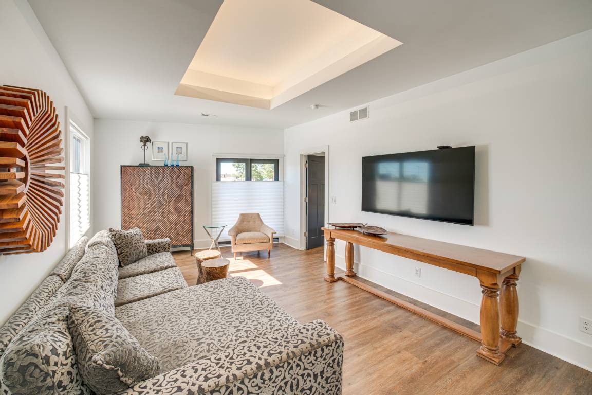 139 M² Apartment ∙ 2 Bedrooms ∙ 4 Guests - Cleveland