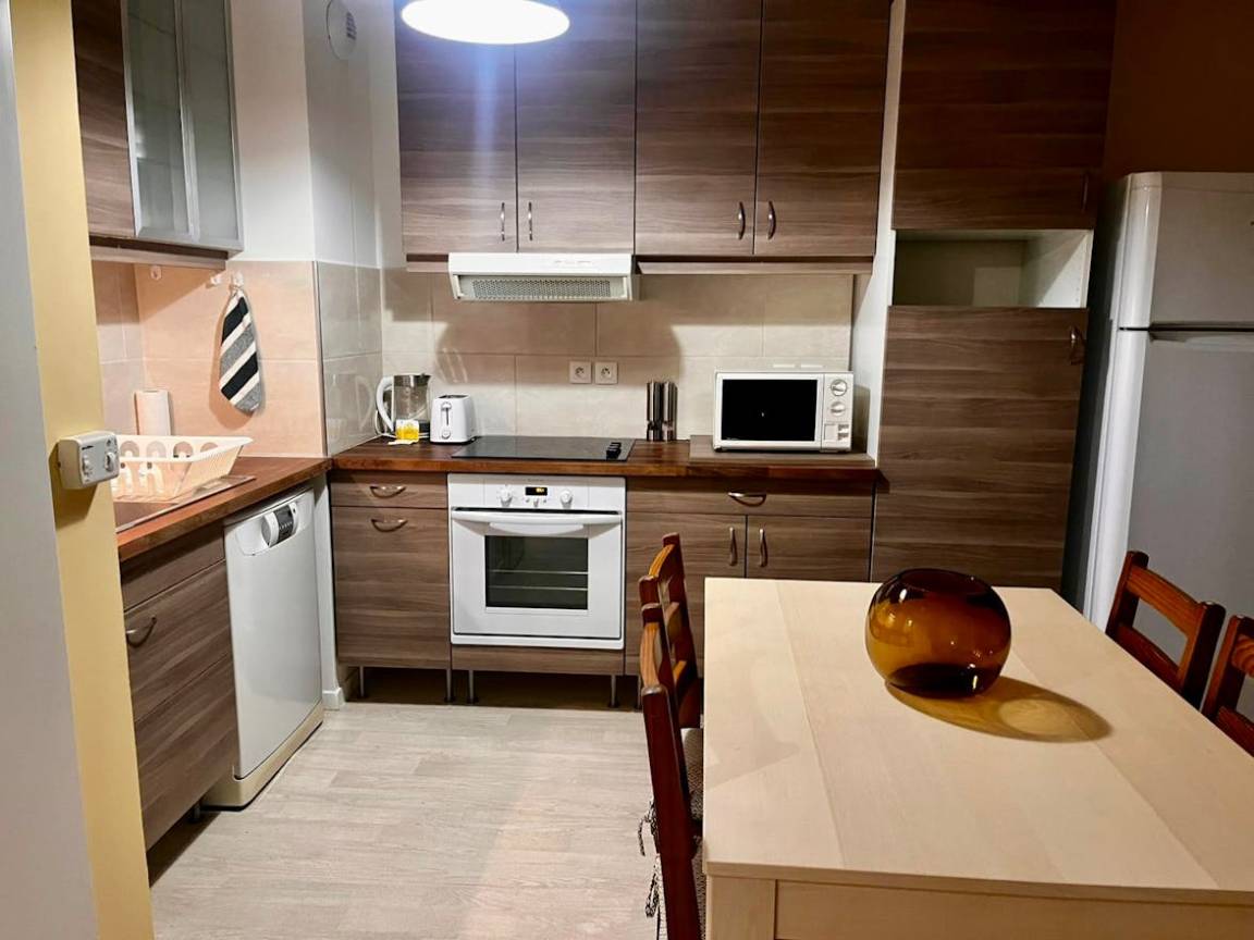 72 M² Appartement ∙ 3 Chambres ∙ 6 Personnes - Nanterre