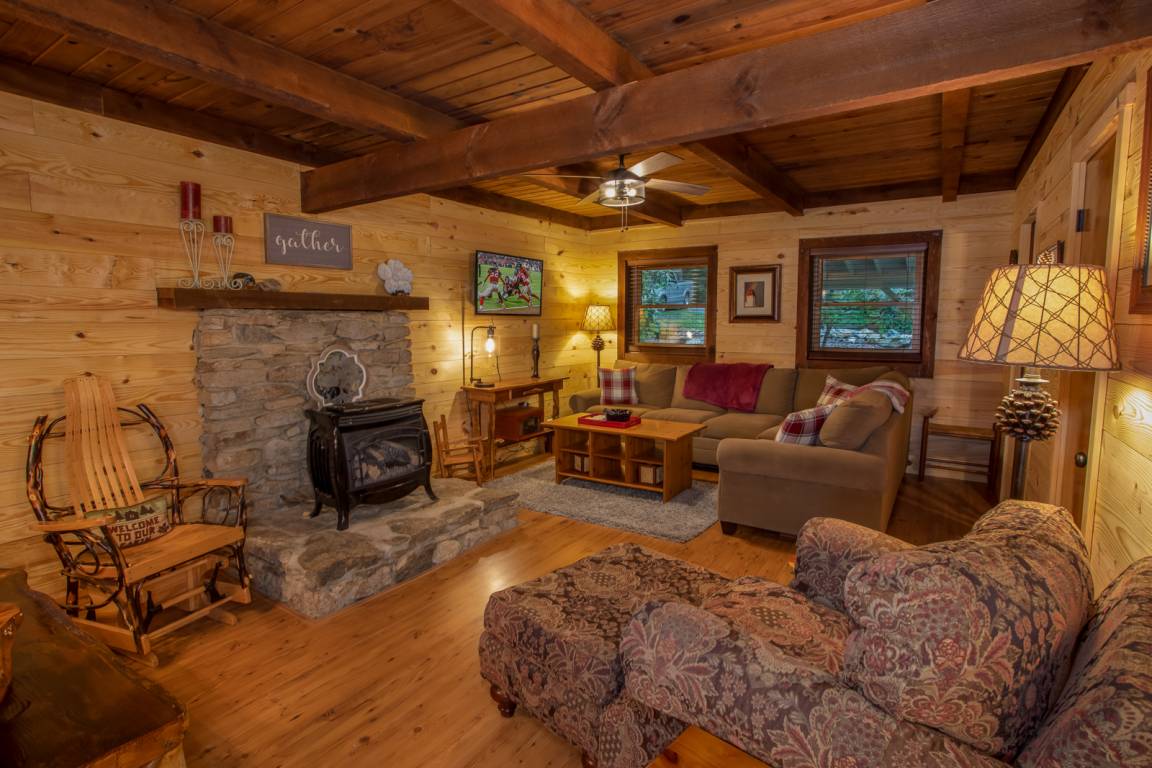 96 M² Cottage ∙ 2 Bedrooms ∙ 6 Guests - Boone, NC