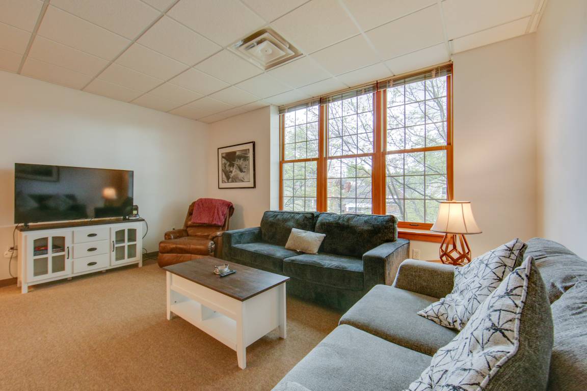 102 M² Apartment ∙ 2 Bedrooms ∙ 4 Guests - Pennsylvania