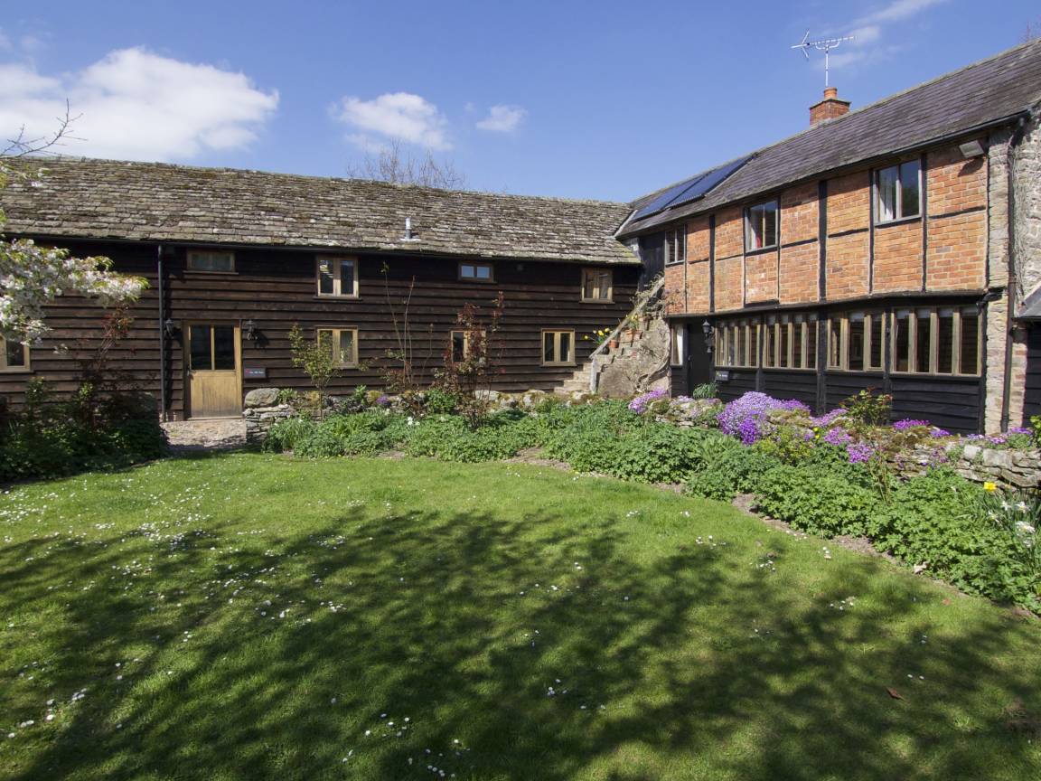 Cottage ∙ 3 Bedrooms ∙ 6 Guests - Herefordshire