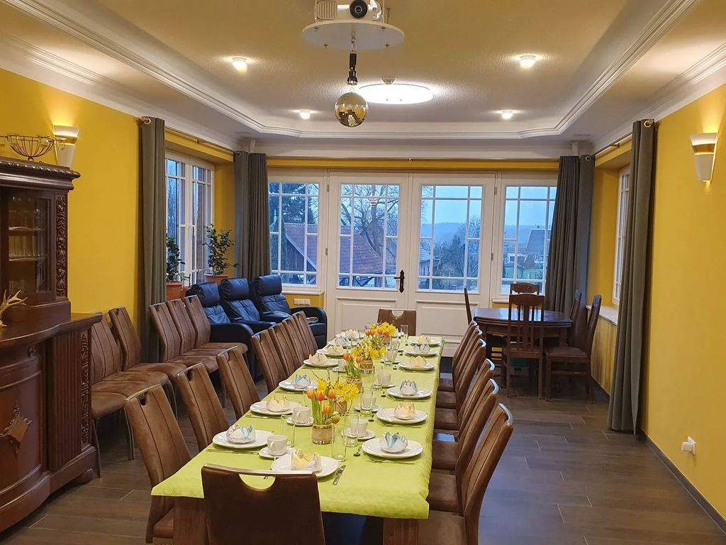 85 M² Ferienwohnung ∙ 2 Schlafzimmer ∙ 6 Gäste - Dargun