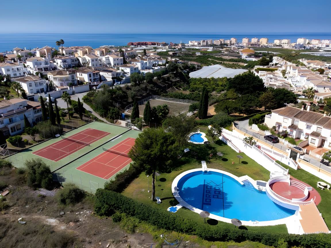 100 M² House ∙ 2 Bedrooms ∙ 4 Guests - Torrox