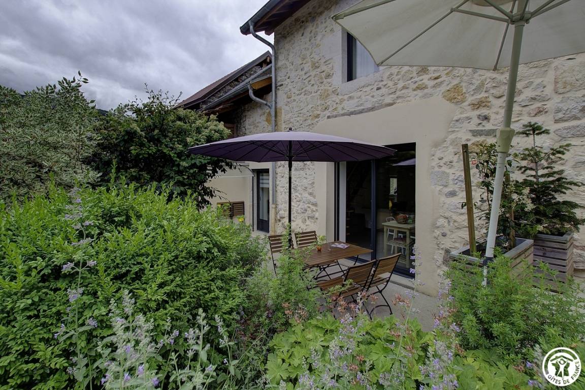 77 M² Gîte ∙ 2 Chambres ∙ 6 Personnes - Les Abrets