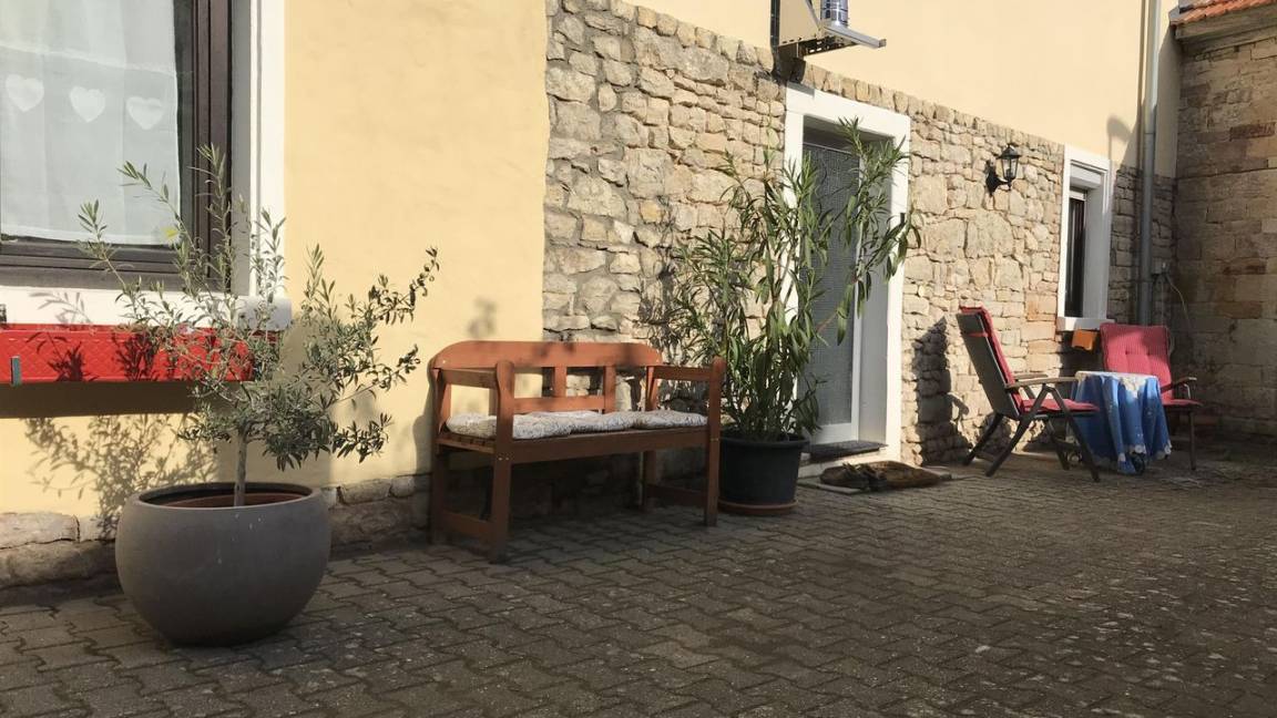 80 M² Ferienwohnung ∙ 1 Schlafzimmer ∙ 4 Gäste - Nieder-Olm