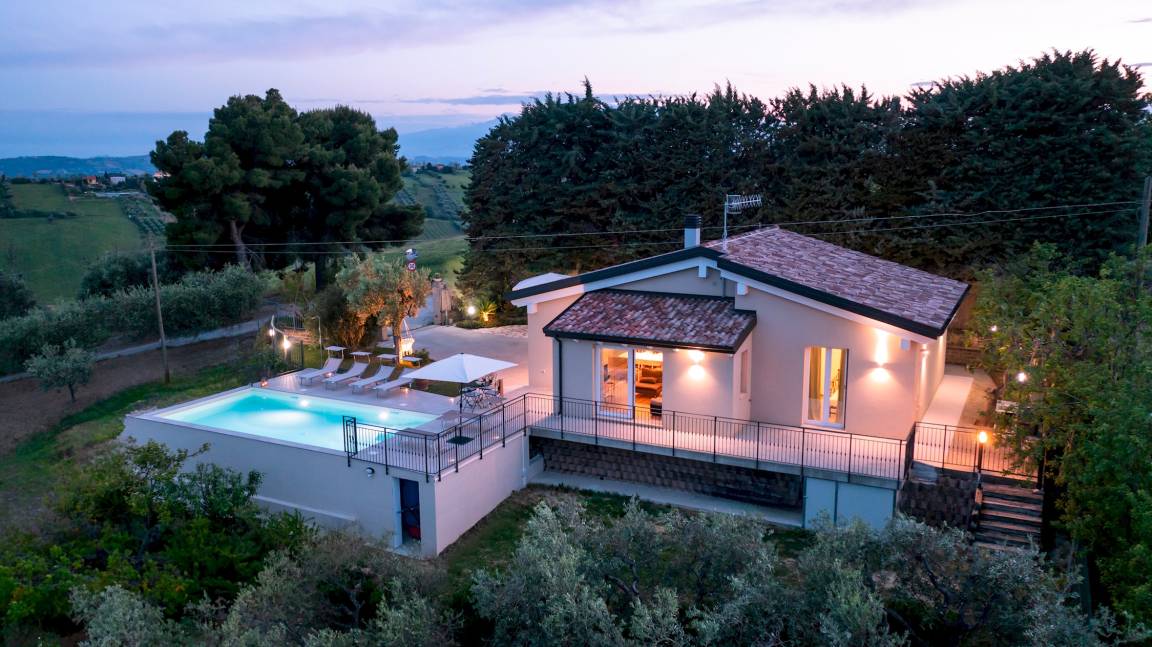 120 M² Villa ∙ 2 Slaapkamers ∙ 6 Gasten - Cupra Marittima