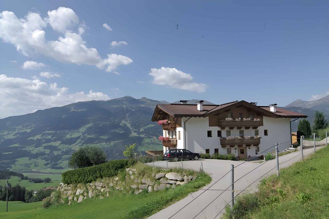 169 M² Apartment ∙ 4 Bedrooms ∙ 12 Guests - Gerlos