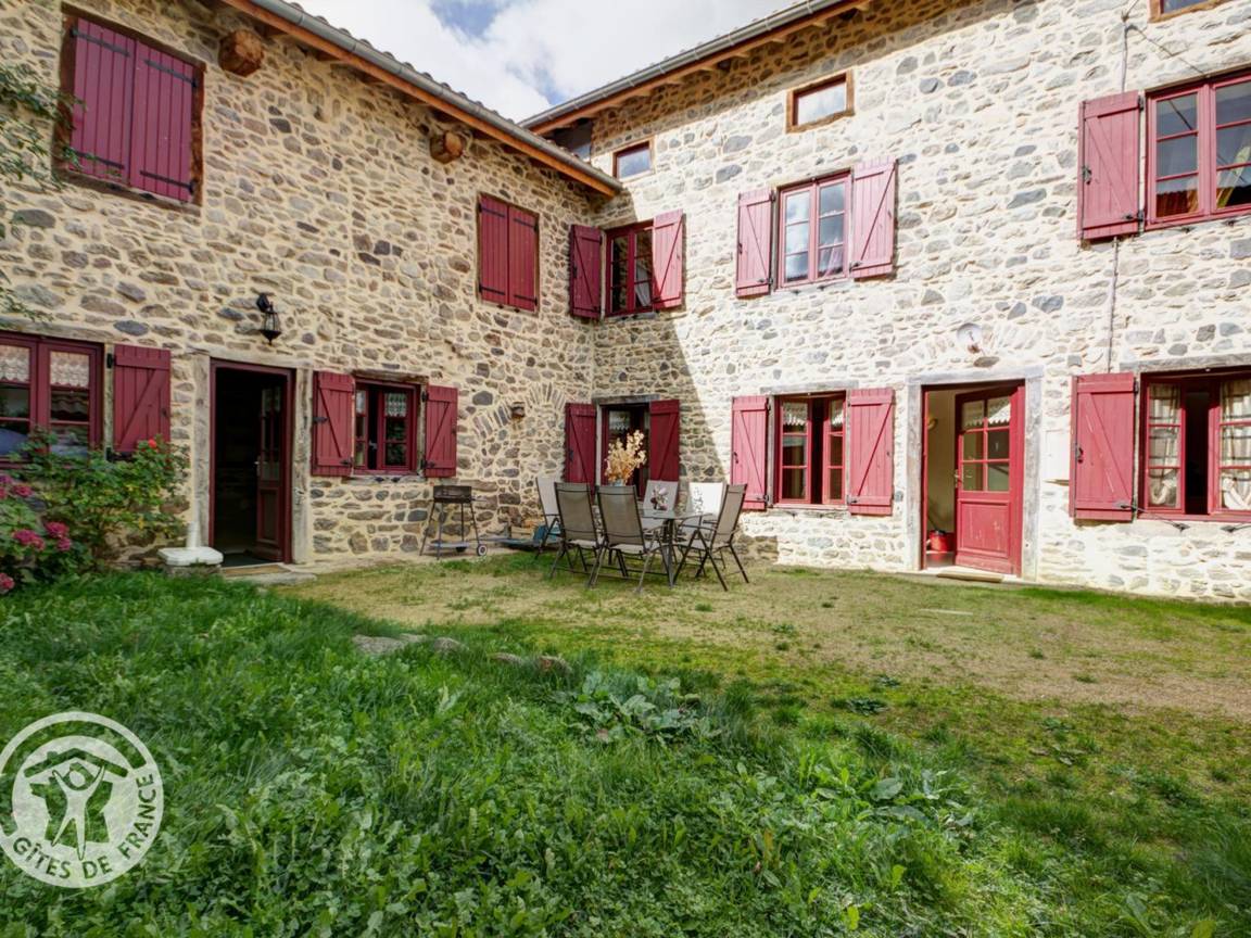 170 M² Cottage ∙ 3 Chambres ∙ 6 Personnes - Chalmazel