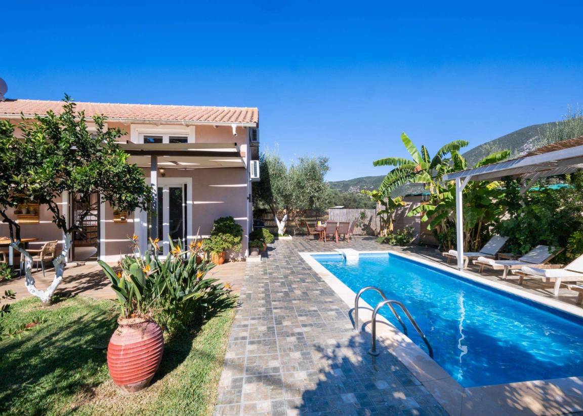 Villa ∙ 2 Bedrooms ∙ 4 Guests - Lefkada