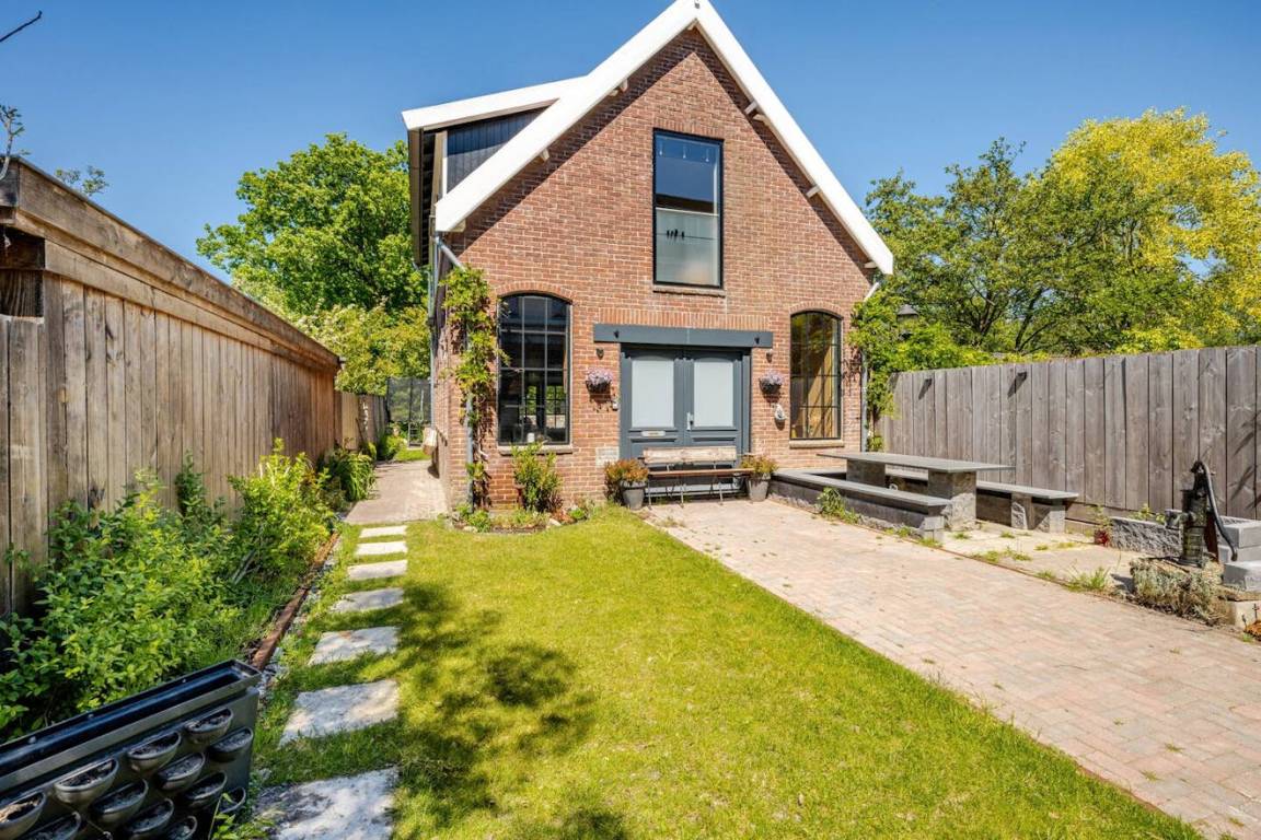 110 M² House ∙ 2 Bedrooms ∙ 1 Guest - Amsterdam