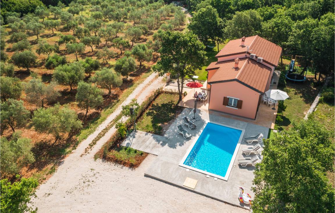 100 M² House ∙ 3 Bedrooms ∙ 7 Guests - Rovinj