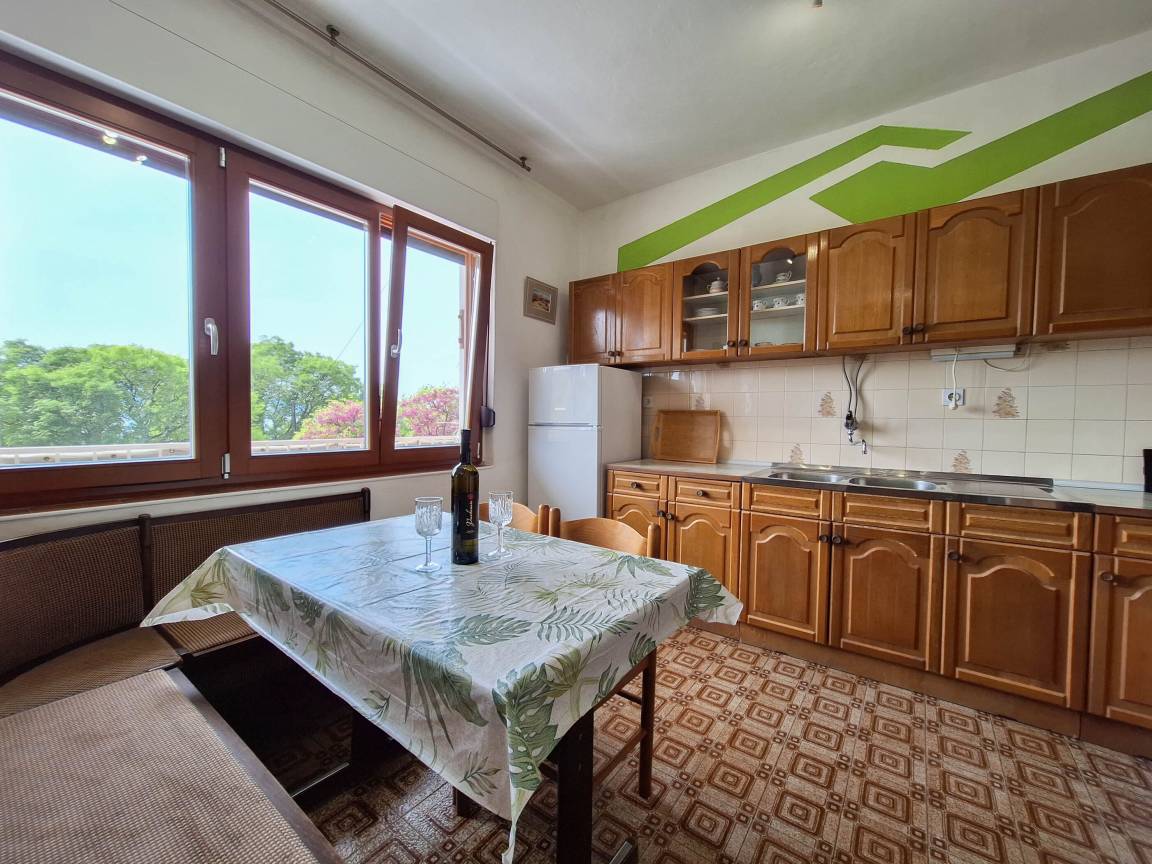 82 M² Ferienwohnung ∙ 3 Schlafzimmer ∙ 5 Gäste - Novi Vinodolski
