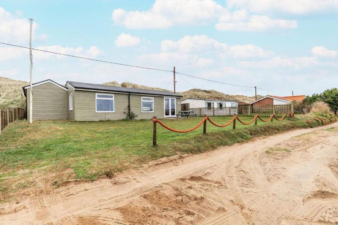 Apartment ∙ 3 Bedrooms ∙ 5 Guests - Norwich Airport (NWI)