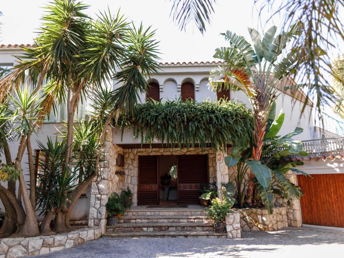 550 M² Villa ∙ 7 Slaapkamers ∙ 14 Gasten - La Pineda