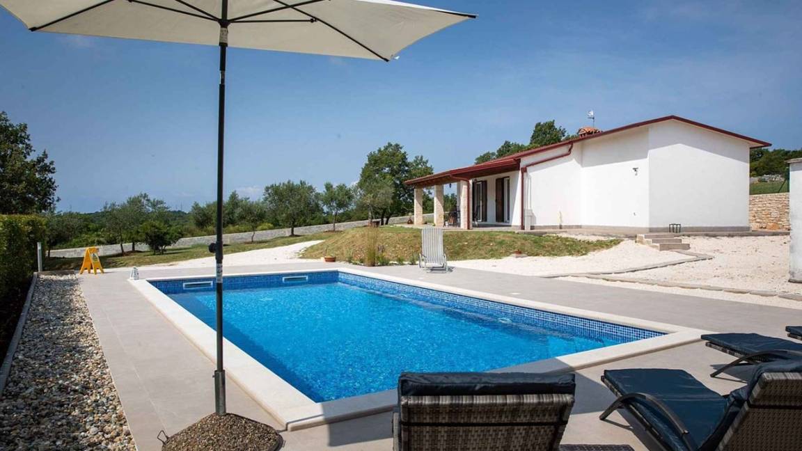 103 M² Ferienhaus ∙ 2 Schlafzimmer ∙ 4 Gäste - Rovinj