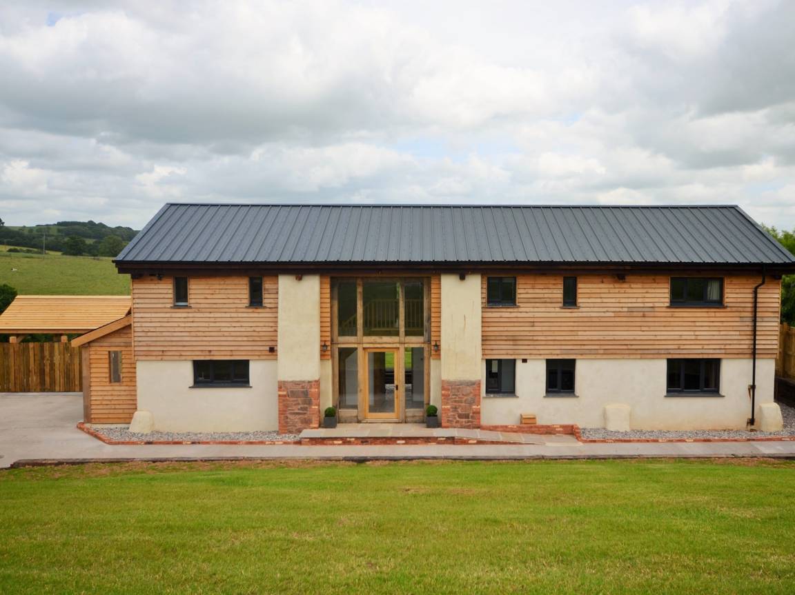 Cottage ∙ 5 Bedrooms ∙ 11 Guests - Tiverton Castle